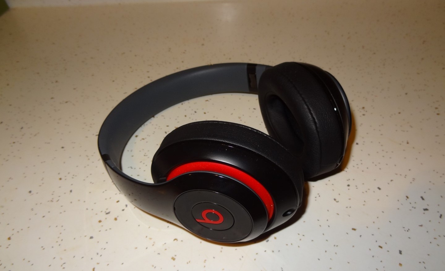 Beats By Dre Wireless Studios Headphones [Review] – G Style Magazine