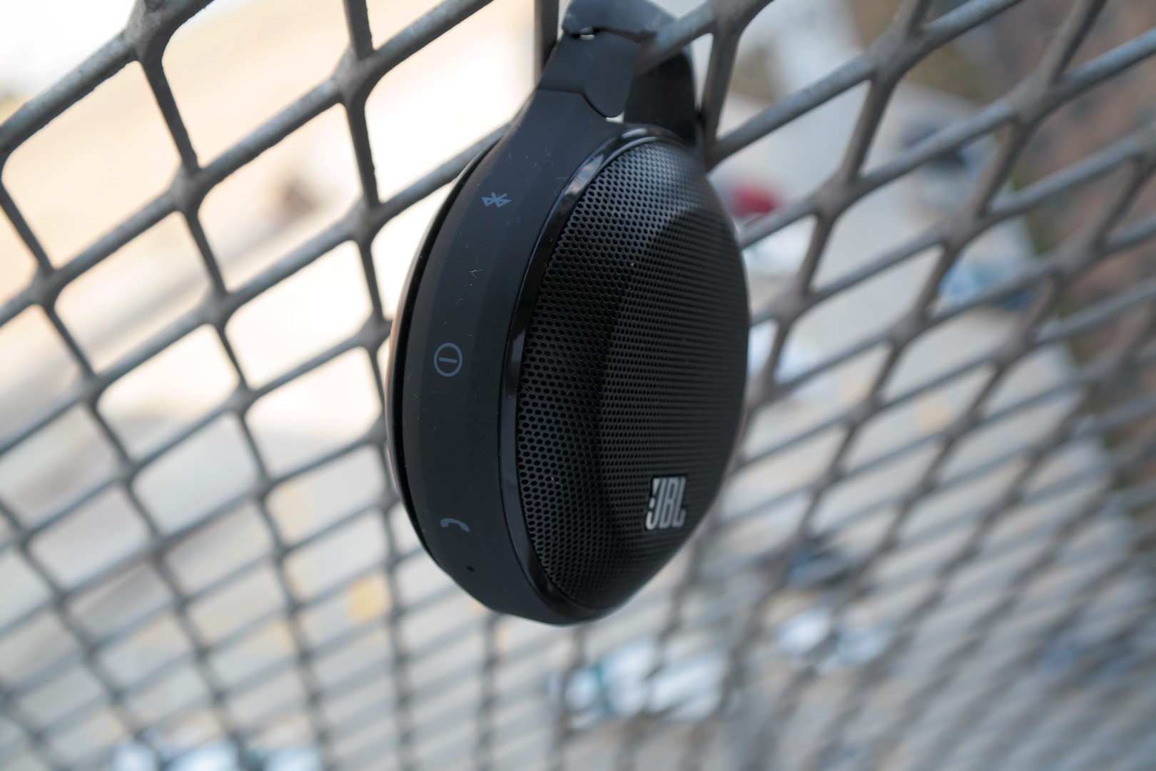 JBL Clip: Clip It On & Go [Review] – G Style Magazine