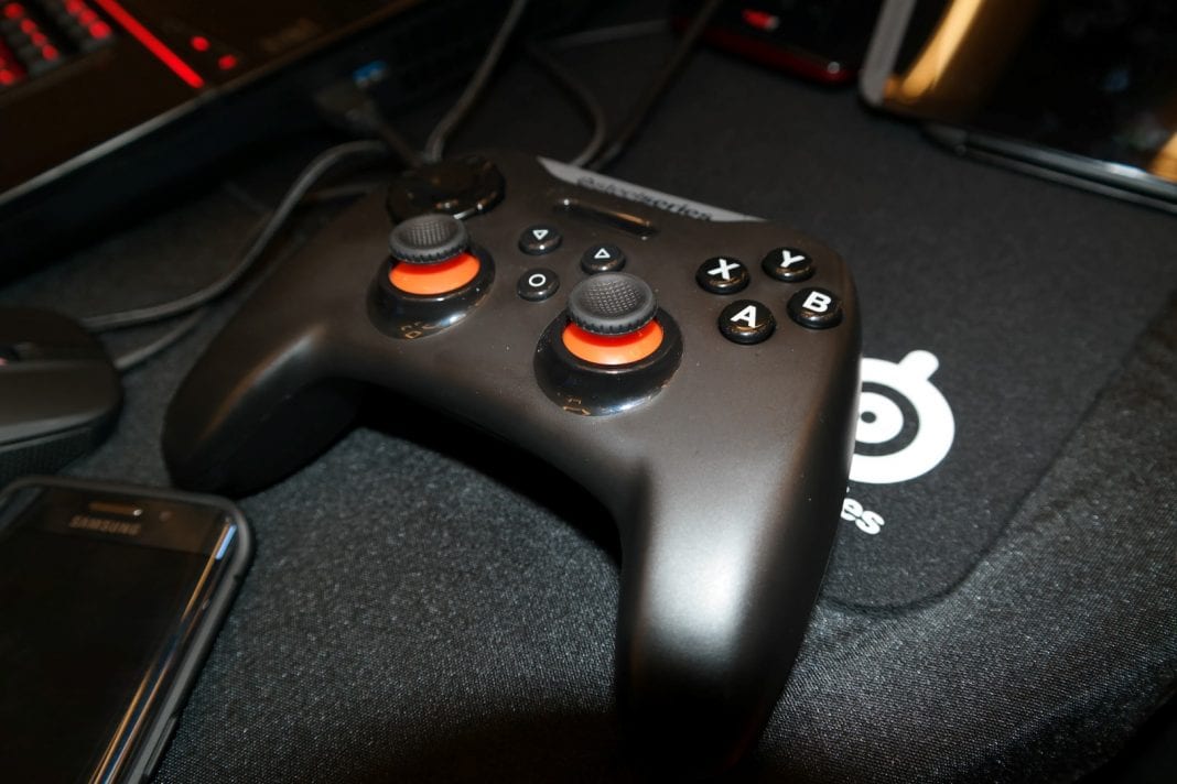 Hands-On SteelSeries Stratus XL Wireless Gaming Controller & Console ...
