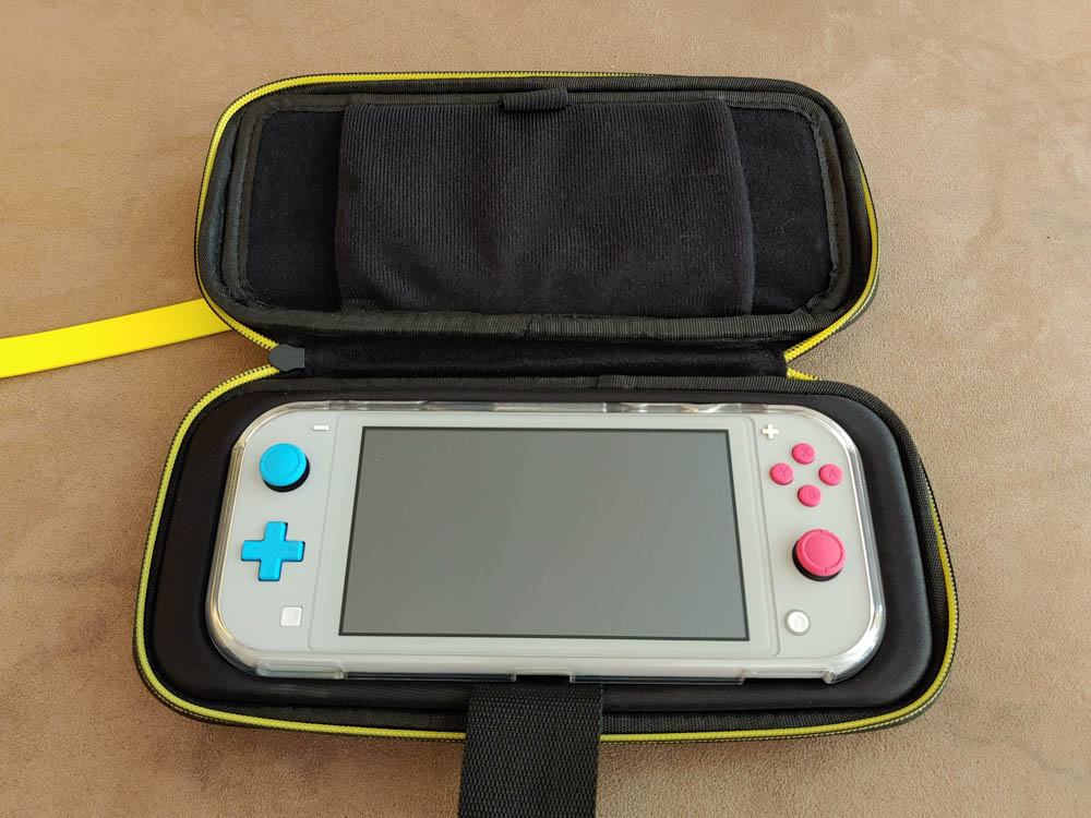 PDP Deluxe Travel Case Pikachu Edition for Nintendo Switch/Lite [Review ...