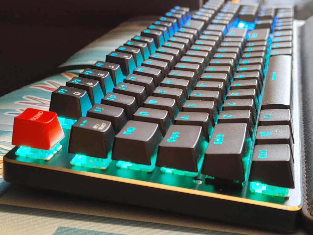 Glorious GMMK Full Sized Gaming Keyboard [Review] – G Style Magazine